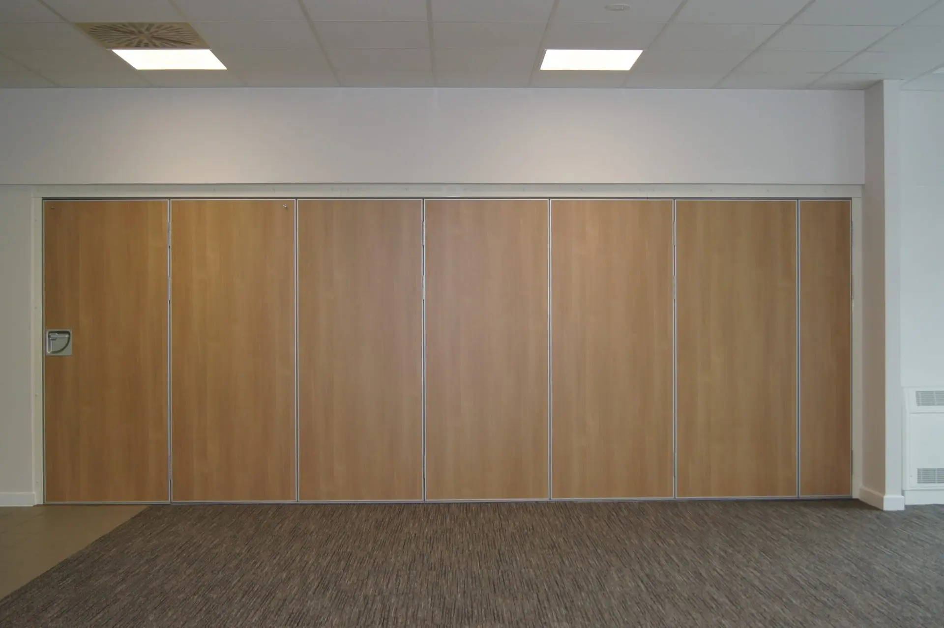 MG200 – SLIDING FOLDING PARTITIONS – Movable Acoustic Walls