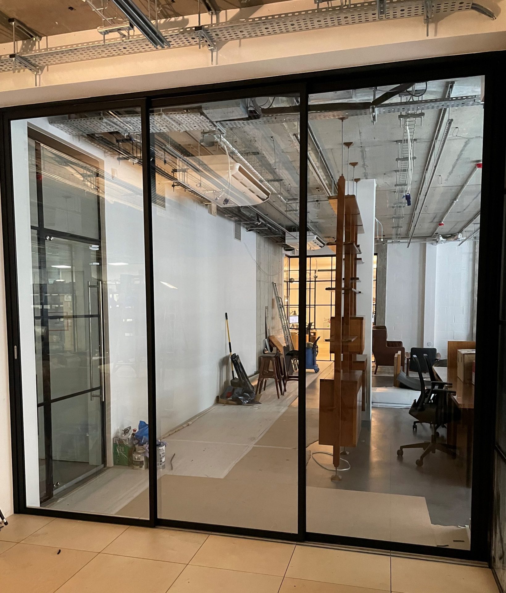 MG900 Glazed Sliding Acoustic Doors – Movable Acoustic Walls